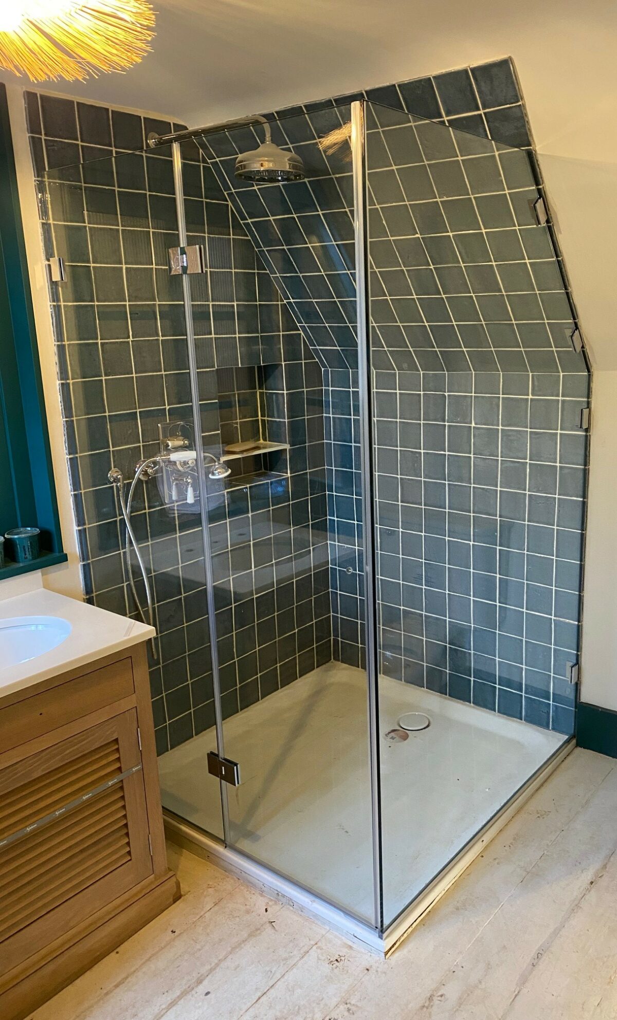 Showers – Windsor Glass